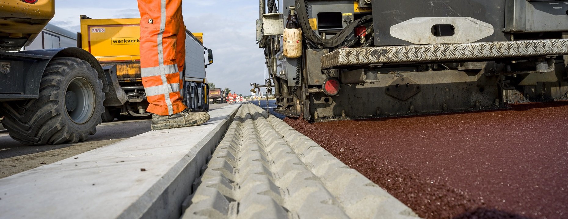 Werken in het asfalt bij Van Doorn | Van Doorn